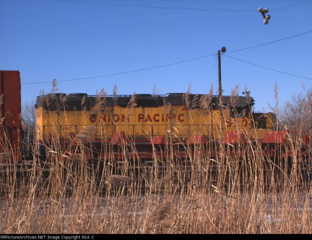 UP 520 Moves Around The North Yard